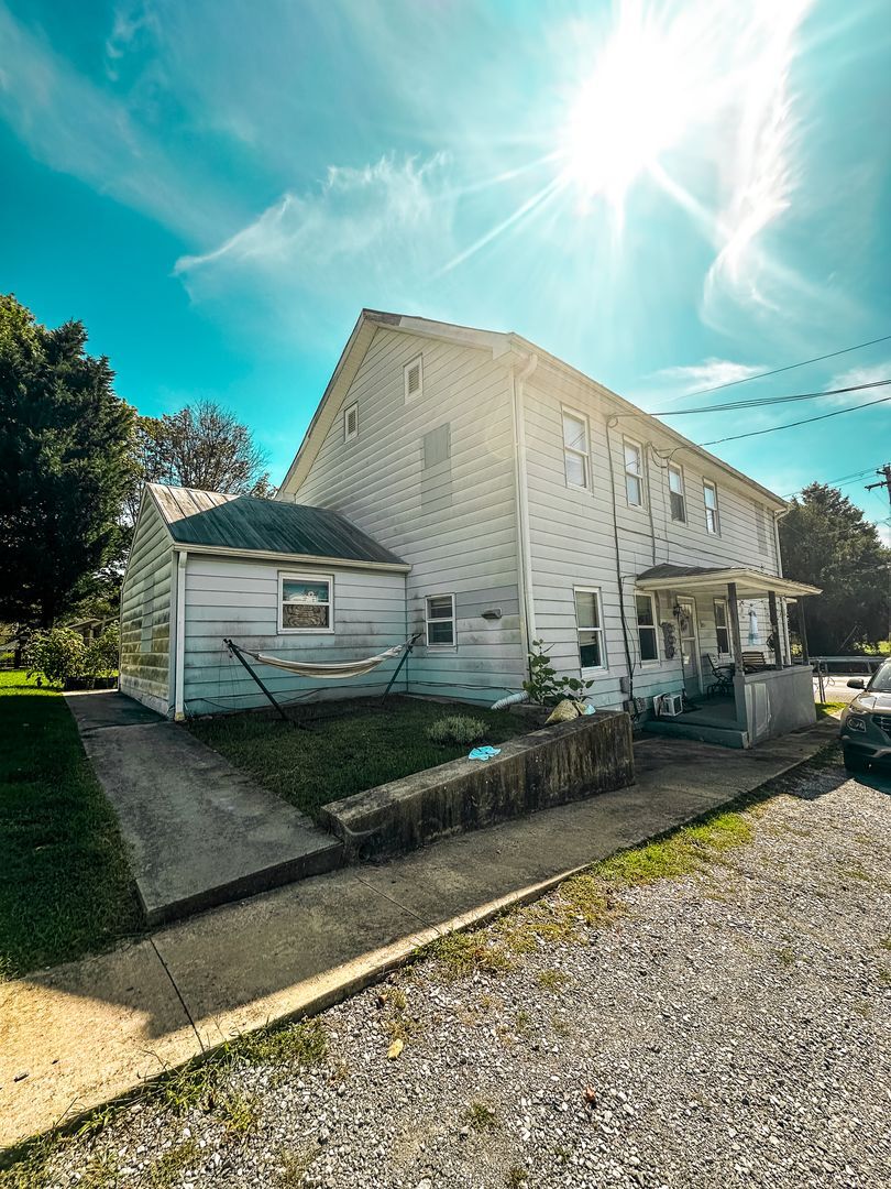 202 E Chapline St Unit 3, Sharpsburg, MD 21782 - Room for Rent in ...
