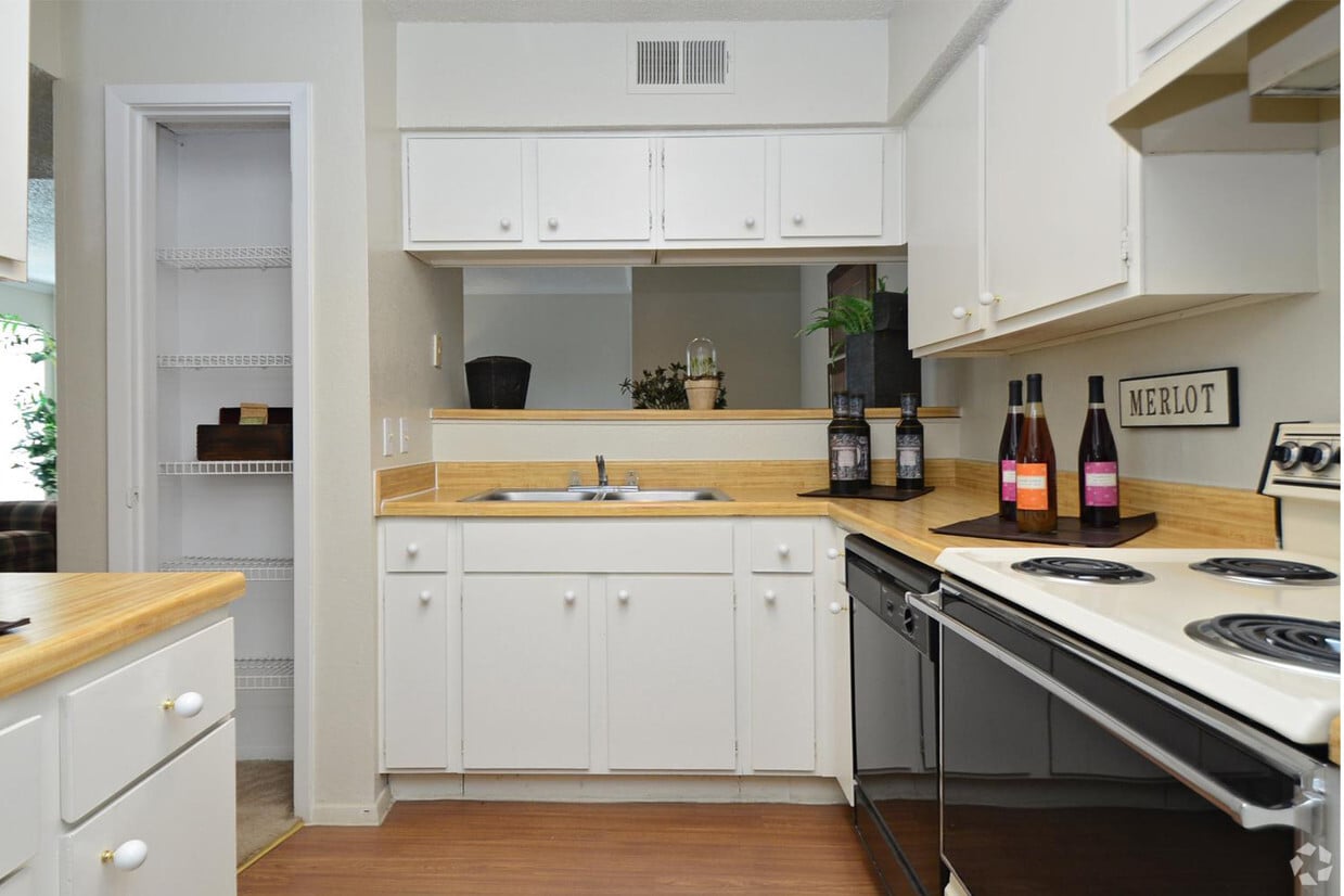 Barrow - 247 E Southwest Pky Lewisville, TX 75067 | Apartments.com