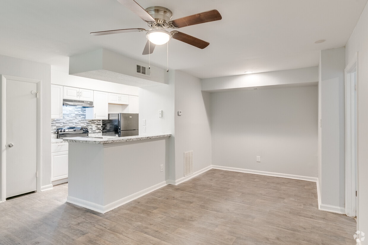 The Hub at 934 Apartments - 934 Garden Walk Blvd Atlanta, GA 30349 ...