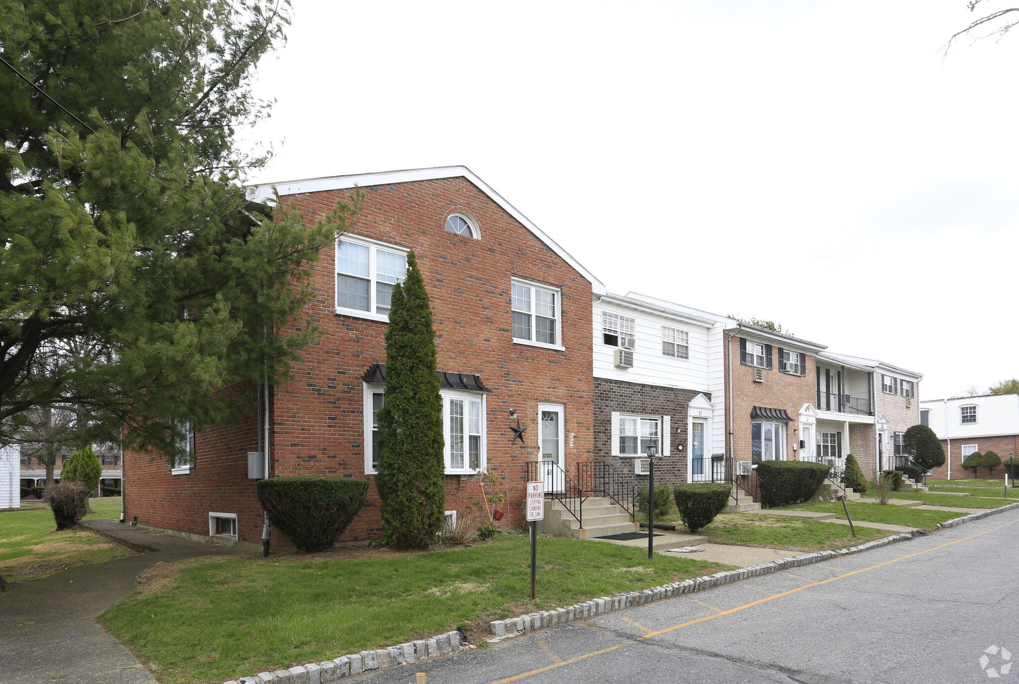 Squire Village Apartments Townhomes for Rent - New Windsor Township, NY ...