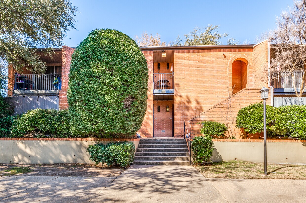 570 Avenue J Ave Unit B, Grand Prairie, TX 75050 - Condo for Rent in ...