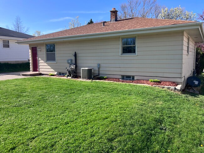 9349 W Goodrich Ave, Milwaukee, WI 53224 - House Rental in Milwaukee ...