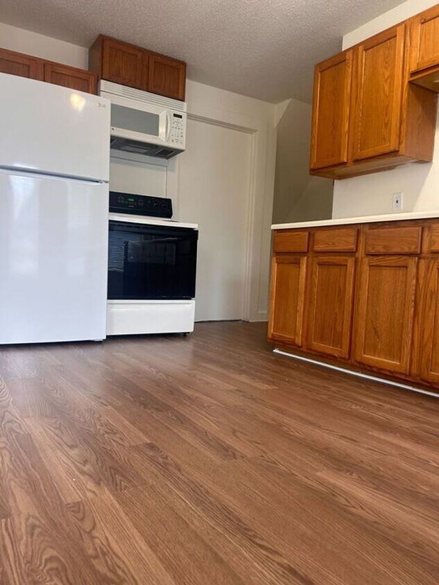 30 Union St Unit Apt 2, Springfield, VT 05156 - Room for Rent in ...