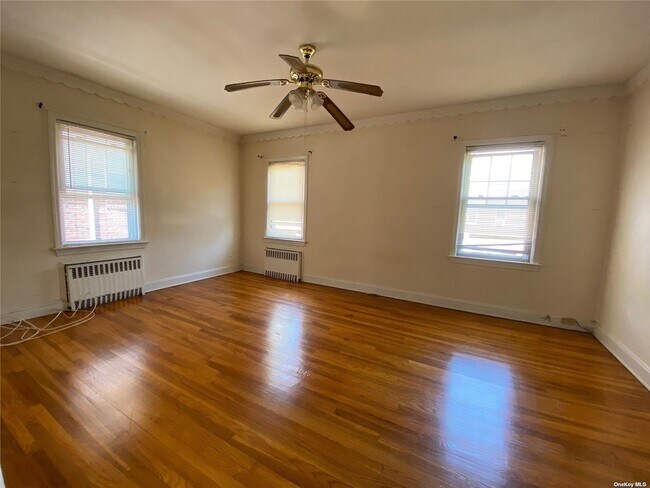 42-07 Clearview Expy, Queens, NY 11361 - House Rental in Queens, NY ...