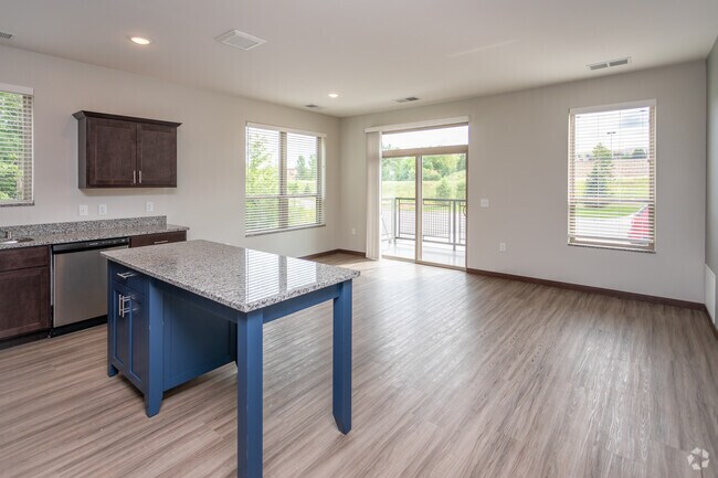 Lake Jonathan Flats Apartments - 3000 N Chestnut St Chaska, MN ...