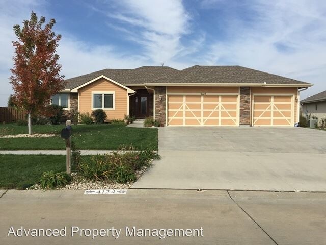 4124 Taneil Dr, Manhattan, KS 66502 - House Rental in Manhattan, KS ...