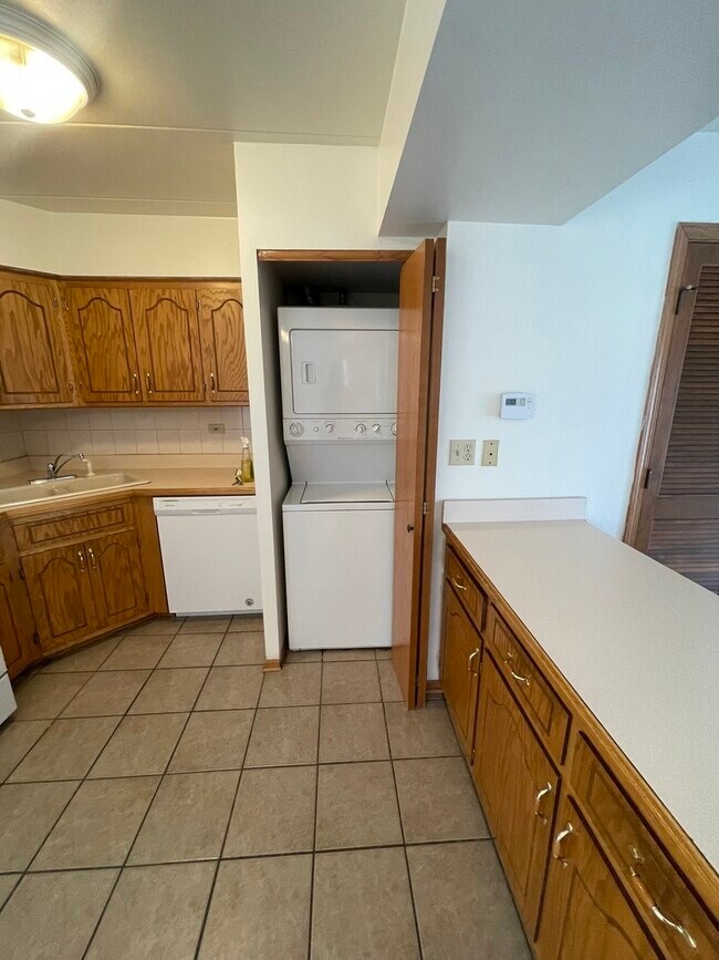 9532 Minnick Ave Unit 2W, Oak Lawn, IL 60453 - Condo for Rent in Oak ...