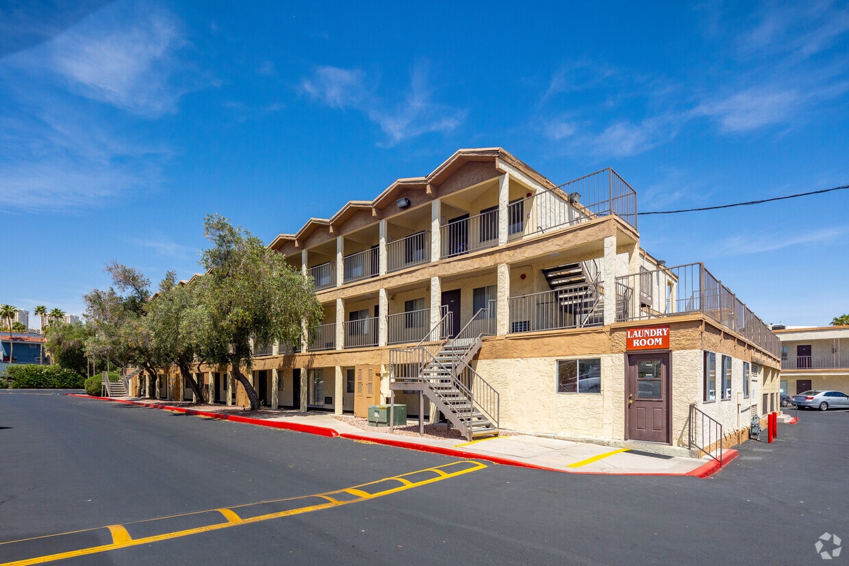 Paradise Royale - 4505 Paradise Rd Las Vegas, NV - Apartments for Rent ...