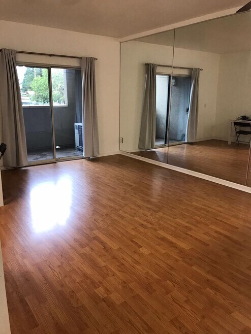 Apartments for Rent with Wheelchair Access in Monta Loma, Mountain View ...