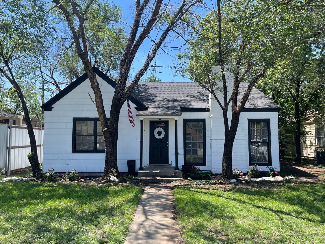 2221 21st St, Lubbock, TX 79411 - House Rental in Lubbock, TX ...