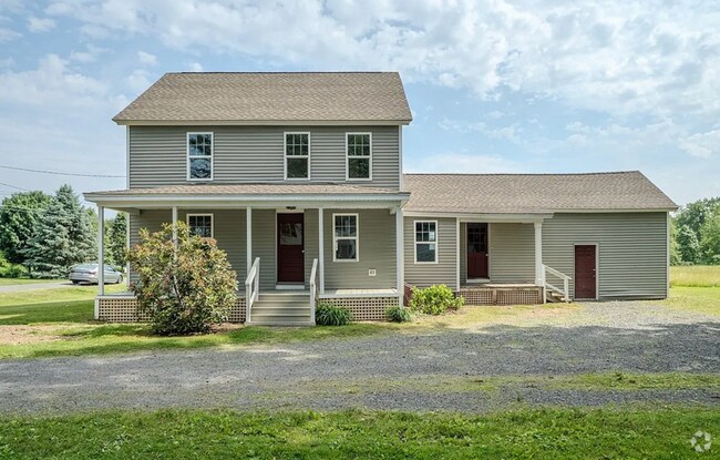 Apartments for Rent with a Walk-In Closet in West Hatfield MA