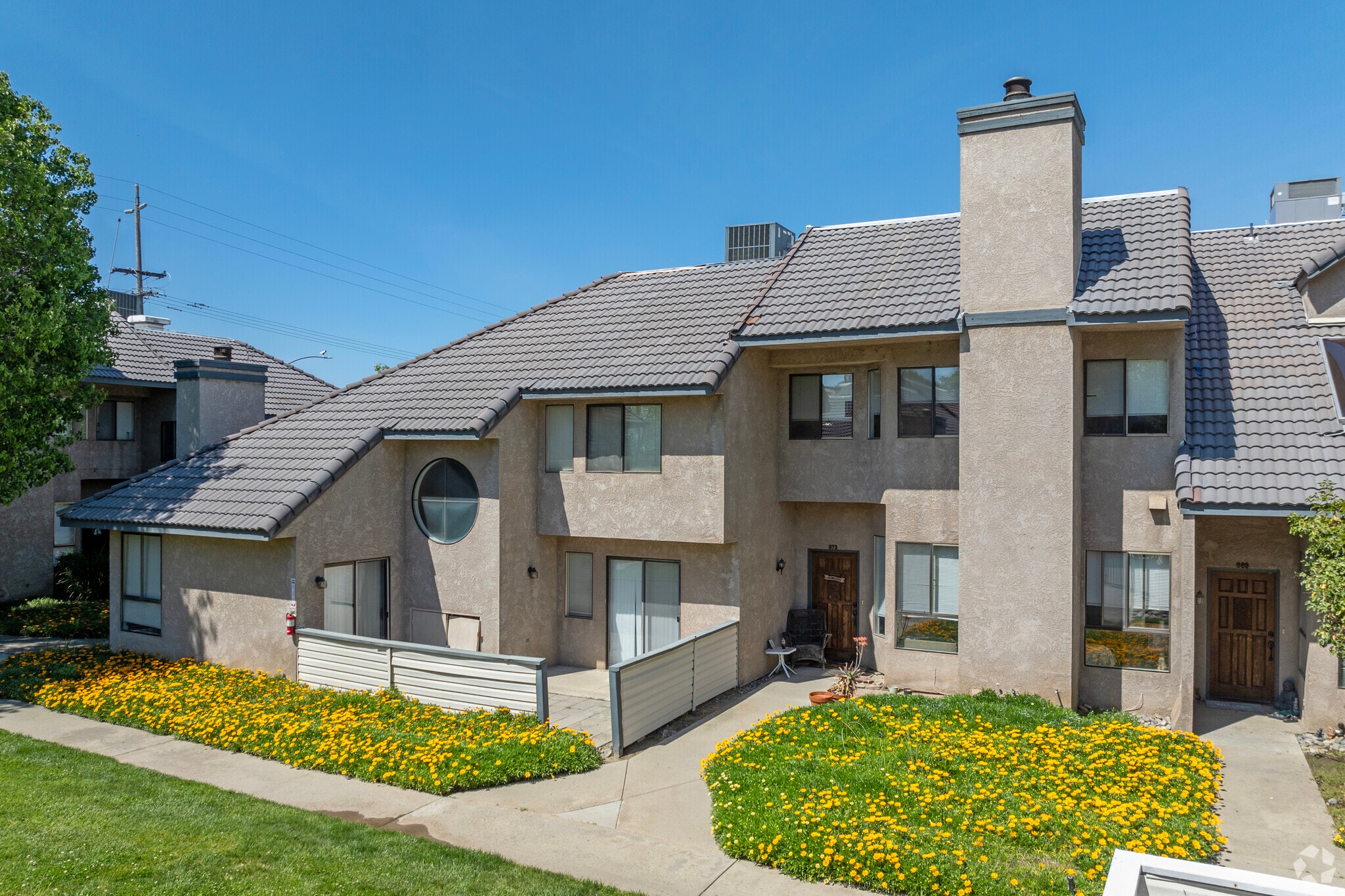 Oakbridge Condos - 653 W Fargo Ave Hanford, CA 93230 | Apartments.com