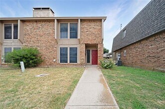 Duplex For Rent in Arlington TXNew