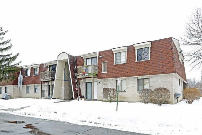 Adams Lake Apartments - Apartments at 4400 Elizabeth Lake Rd Waterford ...