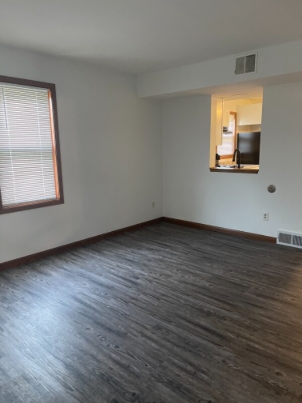 1 Nantucket Ct, Madison, WI 53719 | Apartments.com