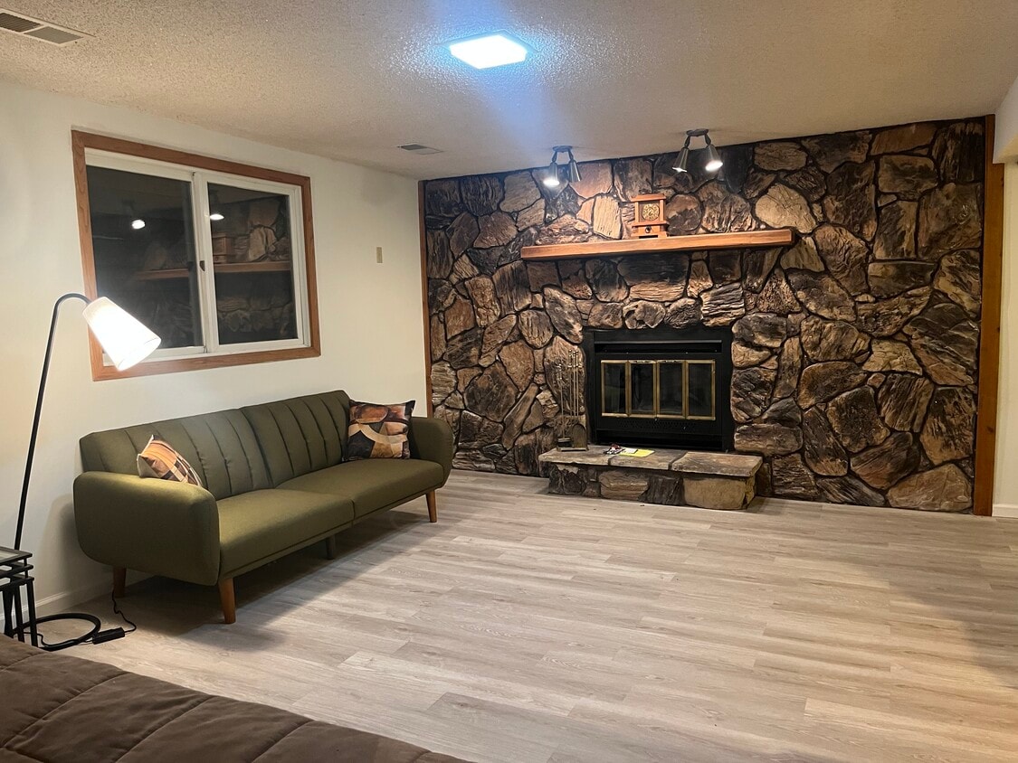 1928 Shakopee Ave E Unit One, Shakopee, MN 55379 - 1928 Shakopee Ave E ...