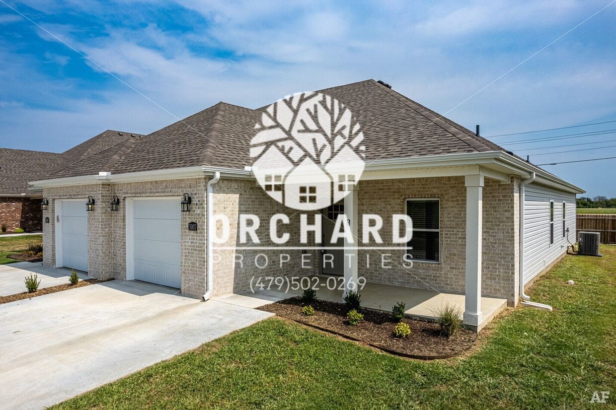 3003 N Conway Dr Unit B, Siloam Springs, AR 72761 - Room for Rent in ...