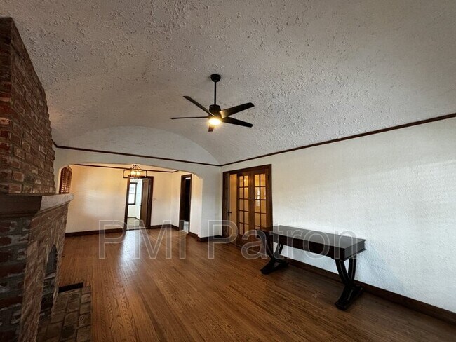 3812 E 10th St, Long Beach, CA 90804 - House Rental in Long Beach, CA ...