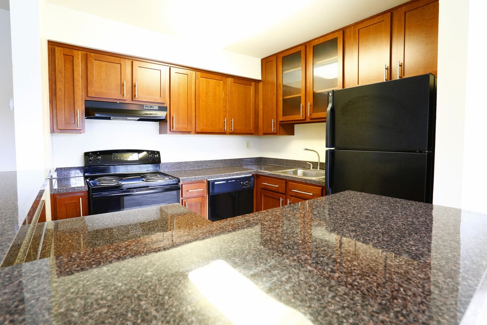 Apartments for Rent with a Swimming Pool Near Lebanon Crest ...