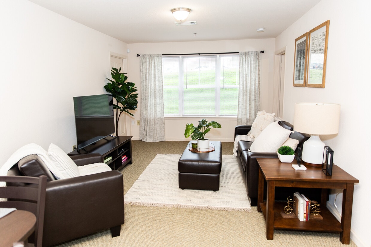 The Grove at Slippery Rock - 145 Harmony Rd Slippery Rock, PA 16057 ...