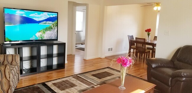 Devon Place Apartments for Rent with Hardwood Floors - Cincinnati, OH ...