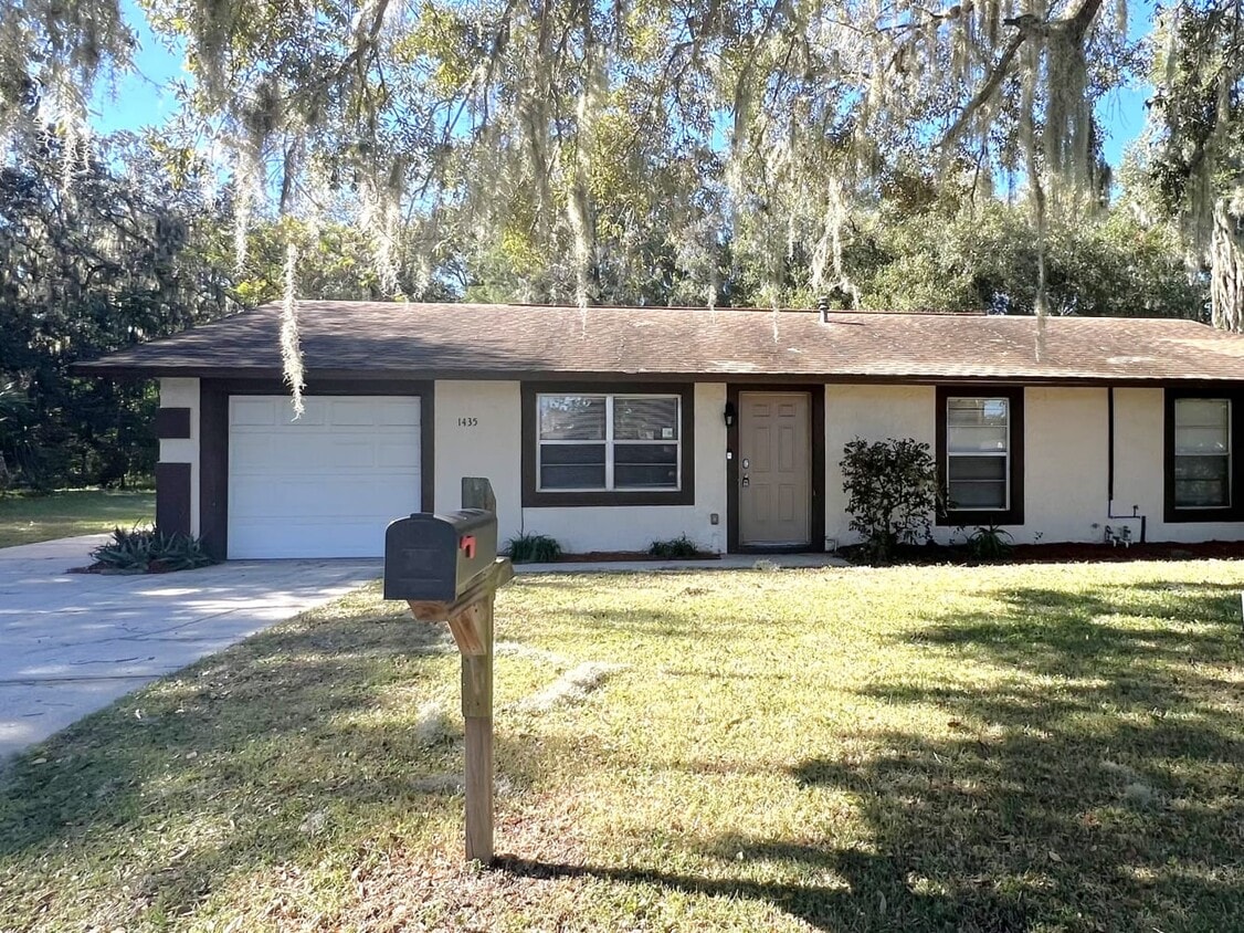 1435 N Rhodes St, Mount Dora, FL 32757 | Apartments.com