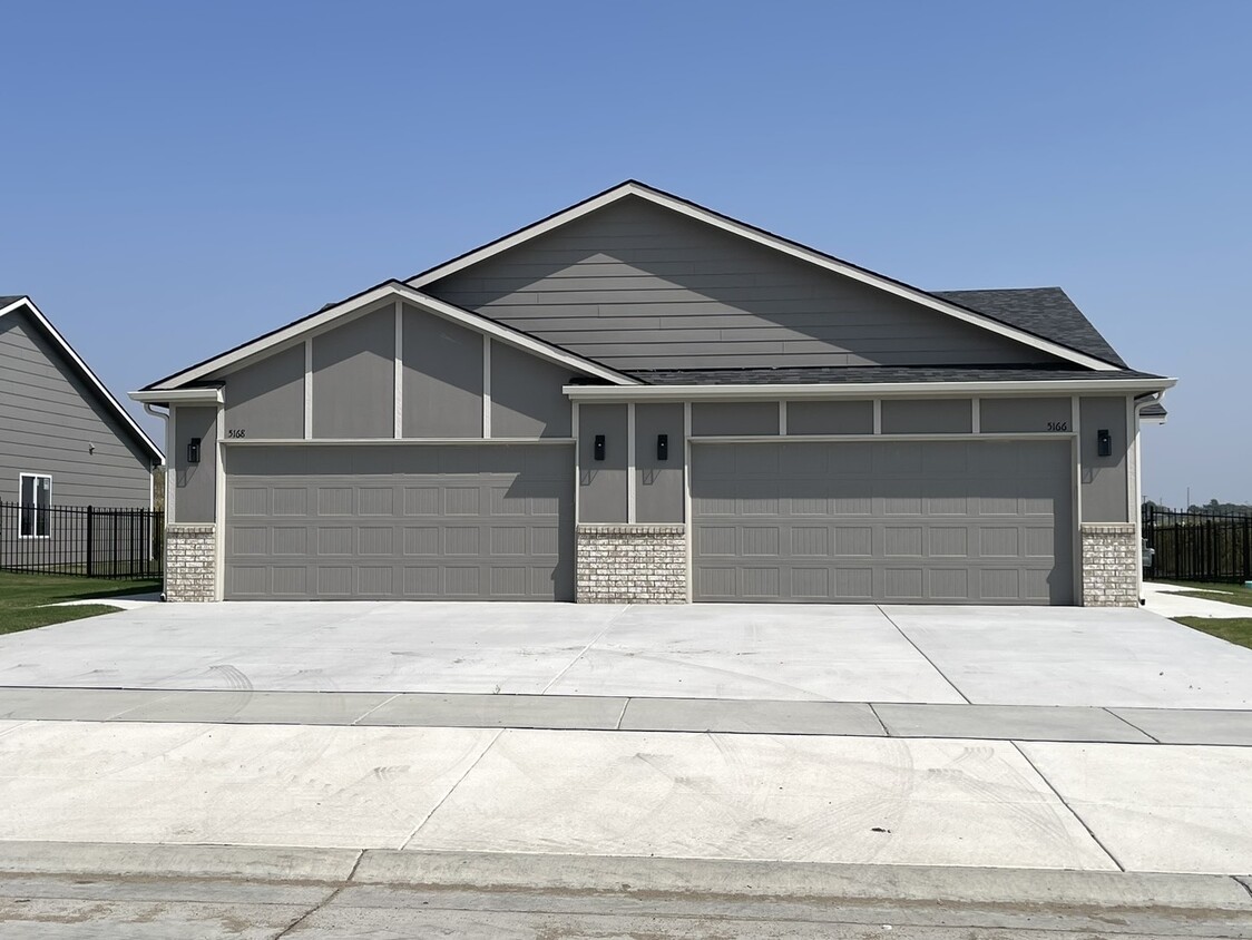 5166 N Cypress St, Bel Aire, KS 67226 - House Rental in Bel Aire, KS ...