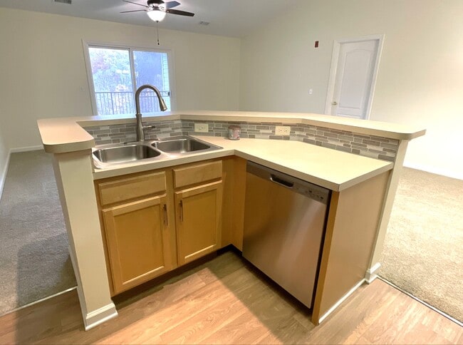 350 Hidden Ridge Ct Unit 304, South Park Township, PA 15129 - Condo for ...