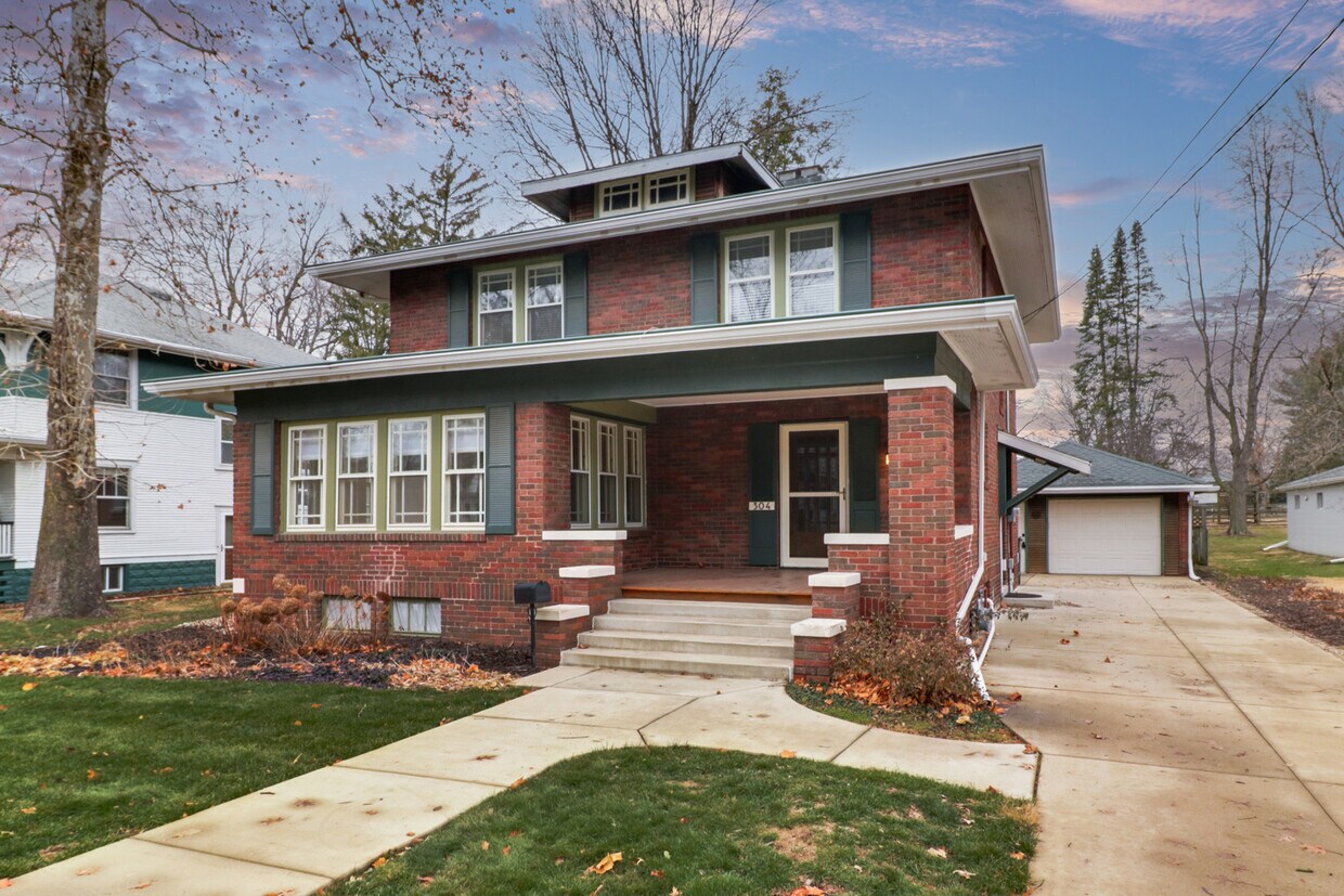 304 W Virginia Ave Normal, IL 61761 - Alquileres en Normal, IL ...