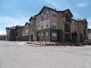 Sierra Ridge Apartments for Rent with a Walk-In Closet - Colorado ...
