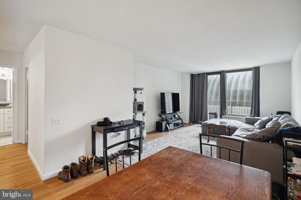 1420 Locust St Unit 8O, Philadelphia, PA 19102 - Room for Rent in ...