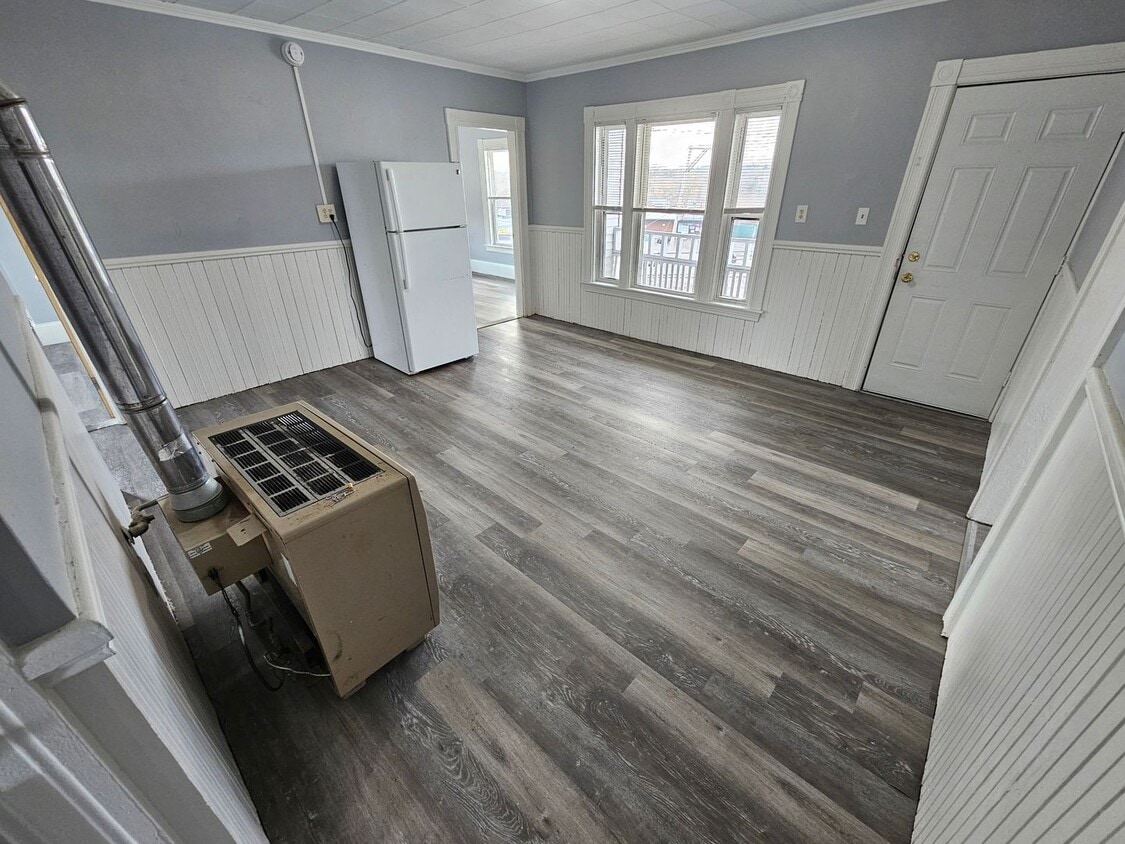 257 Amory St Unit 257-3 Amory, Manchester, NH 03102 - Room for Rent in ...