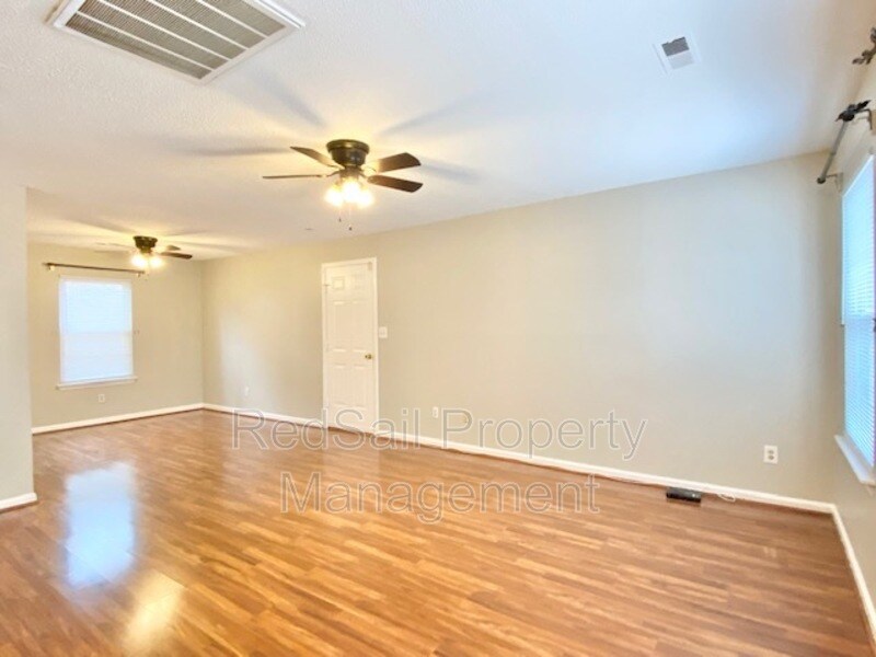 200 S Hunt Club Run, Newport News, VA 23608 - Townhome Rentals in ...