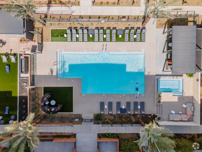 Phoenix City Square Apartments for Rent with High Ceilings - Phoenix ...