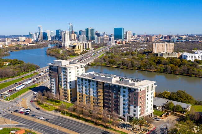 Berkshire Riverview - Apartments in Austin, TX | Apartments.com