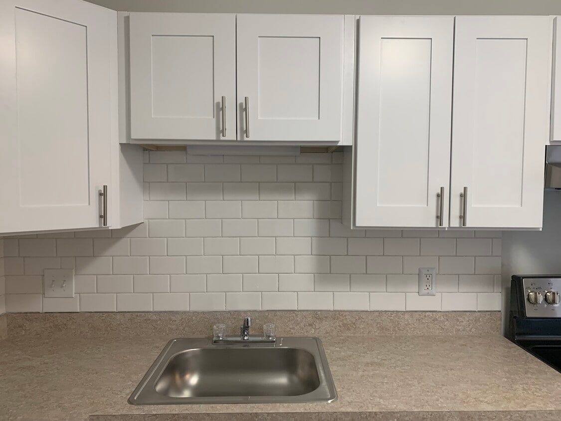 Coach House Apartments - 23600 Lamplighter Dr Southfield, MI 48075 ...