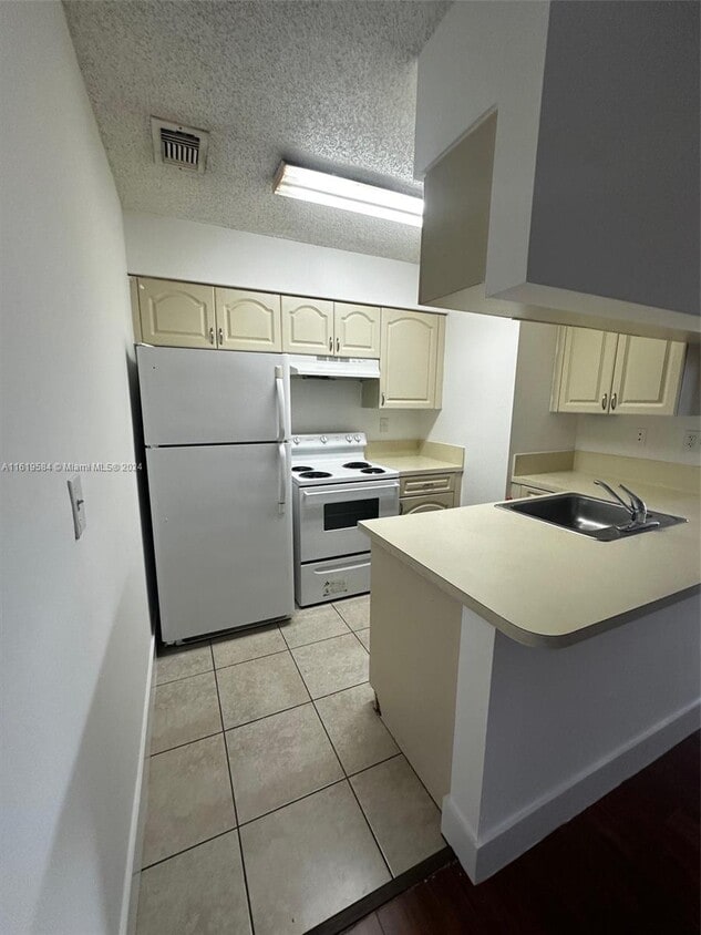 17580 NW 67th Pl Unit C1, Hialeah, FL 33015 - Condo for Rent in Hialeah ...