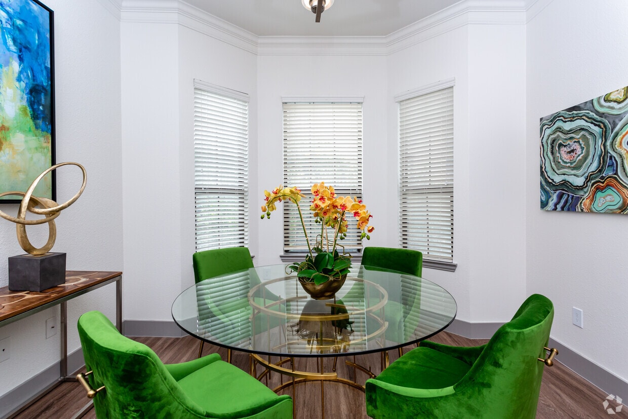 State Thomas Ravello - 2610 Allen St Dallas, TX 75204 | Apartments.com