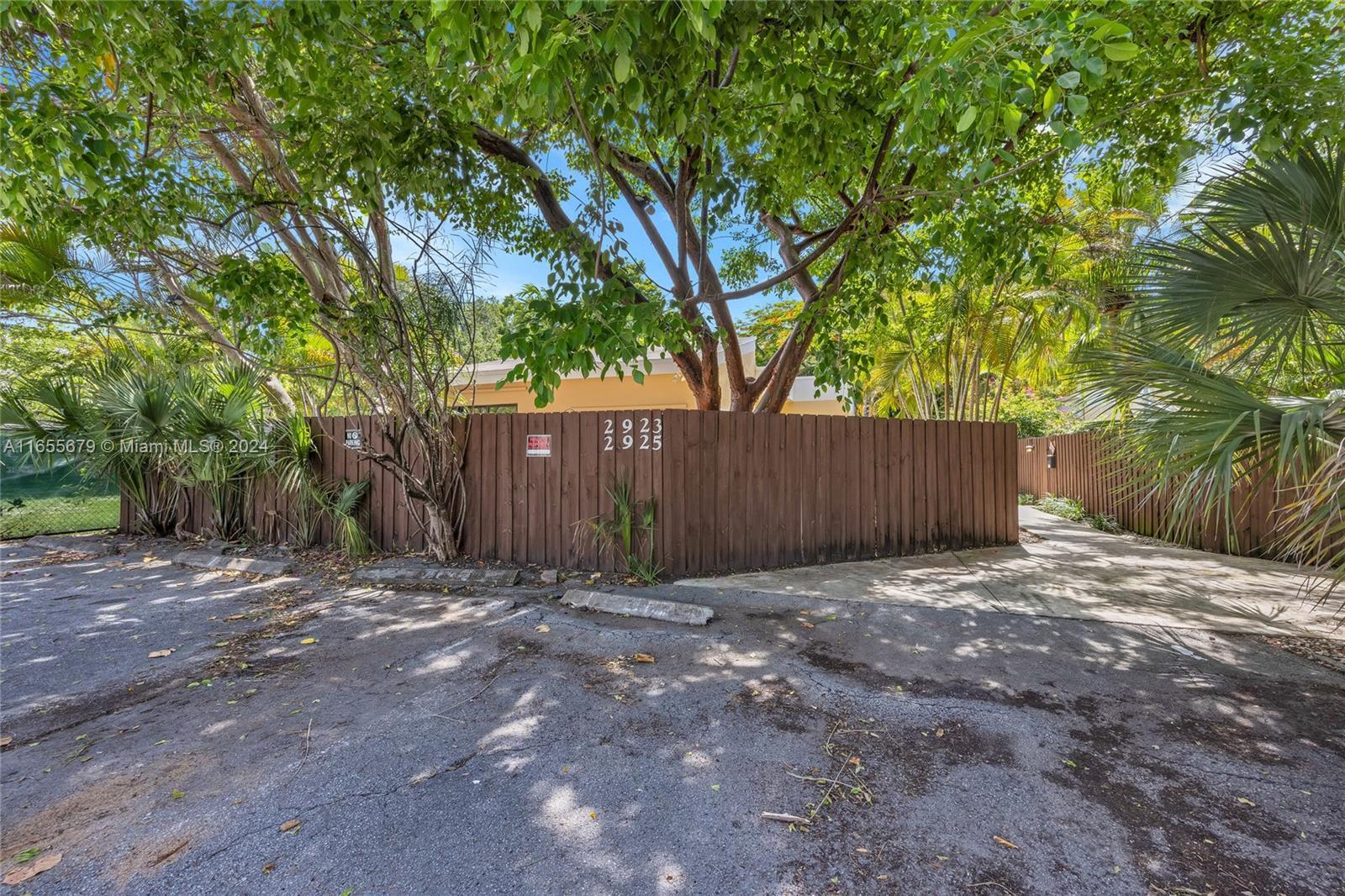 2923 Bridgeport Ave, Miami, FL 33133 - Townhome Rentals in Miami FL ...