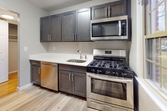 Fairway Gardens Rentals in Bloomfield at 905 Broad St Bloomfield, NJ ...