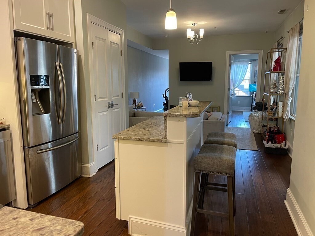 37 H St Unit 301, Boston, MA 02127 - Room for Rent in Boston, MA ...