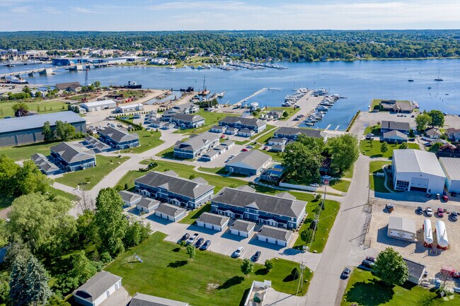 Apartments for Rent with High Ceilings in Jacksonport WI