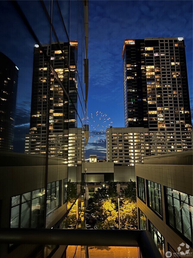 Bellevue Square Loft Apartments for Rent - Bellevue, WA - 2 Rentals ...