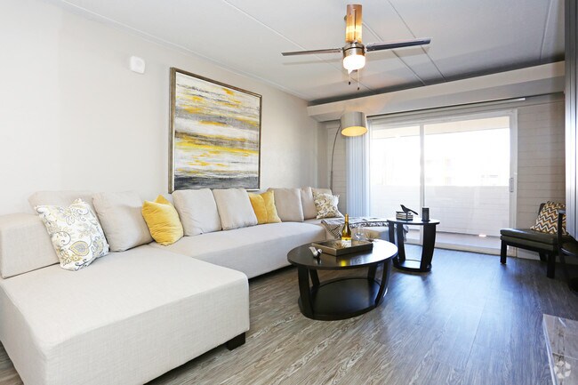 Capri on Camelback - 5115 N 40th St Phoenix, AZ - Apartments for Rent ...