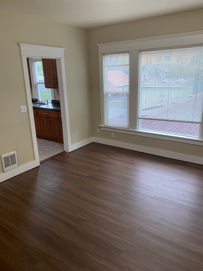 1639 23rd Ave, Seattle, WA 98122 - Townhome Rentals in Seattle WA ...