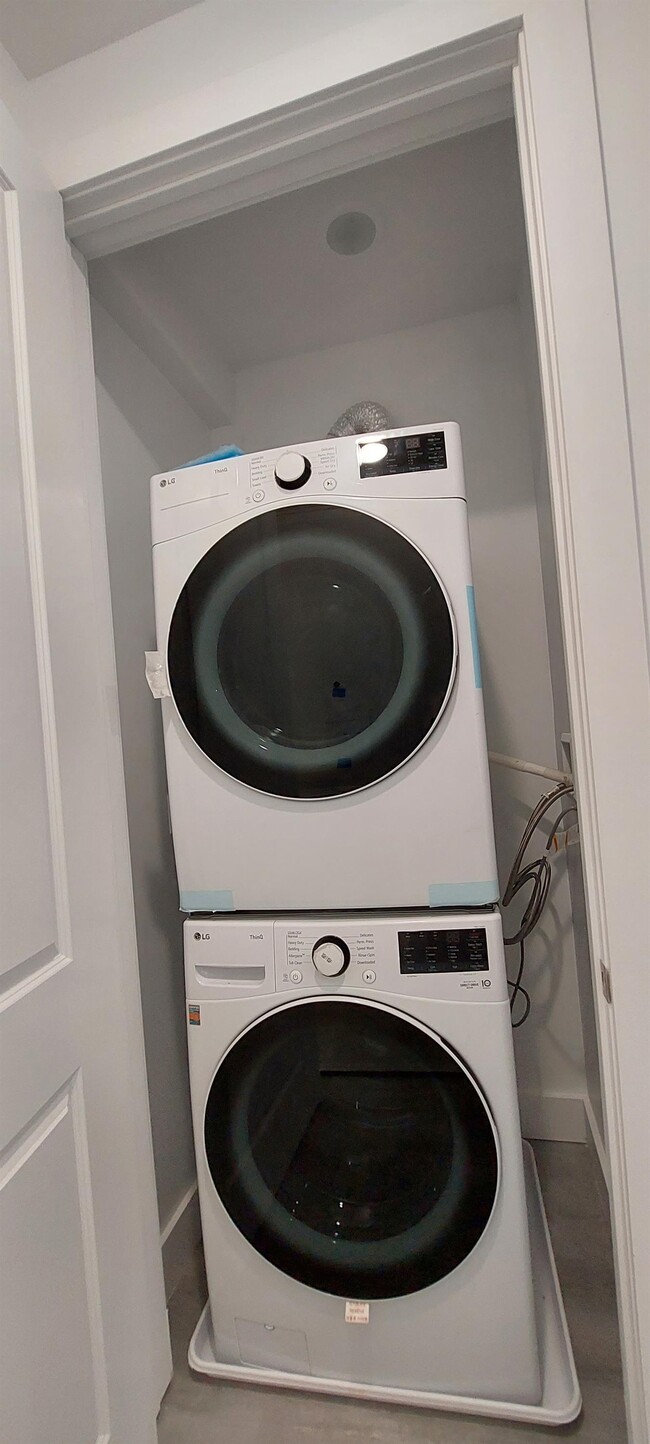 273 Oak St Apartment | Montclair State University | Off-Campus Housing ...