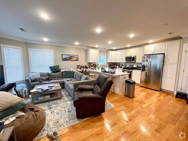 Davis Square Apartments for Rent - Somerville, MA - 700 Rentals ...