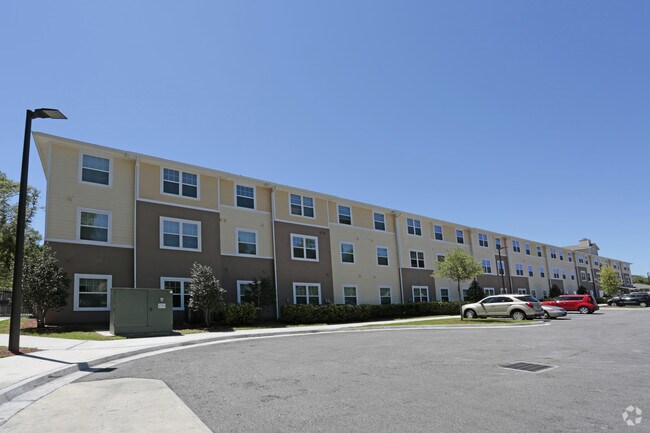 Caroline Oaks Apartments - Jacksonville, FL | Apartments.com
