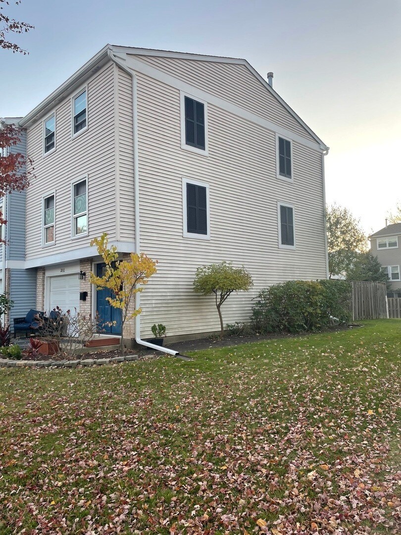 2032 Stanley Ct, Schaumburg, IL 60194 - Townhome Rentals in Schaumburg ...
