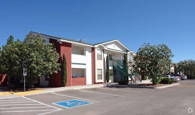 Indian Ridge North Apartments for Rent with a Swimming Pool - El Paso ...